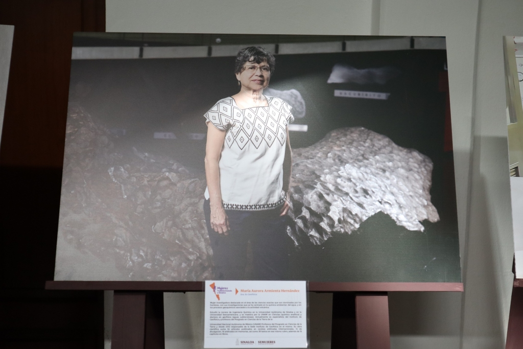 Ma. Aurora Armienta y Sylvia Paz Díaz Camacho reciben el reconocimiento ...